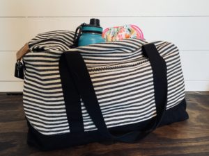 How To Pack The Perfect Pool/Beach Bag - Tidy Little Tribe